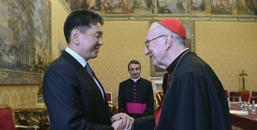 Mongolian President Meets Vatican Secretary